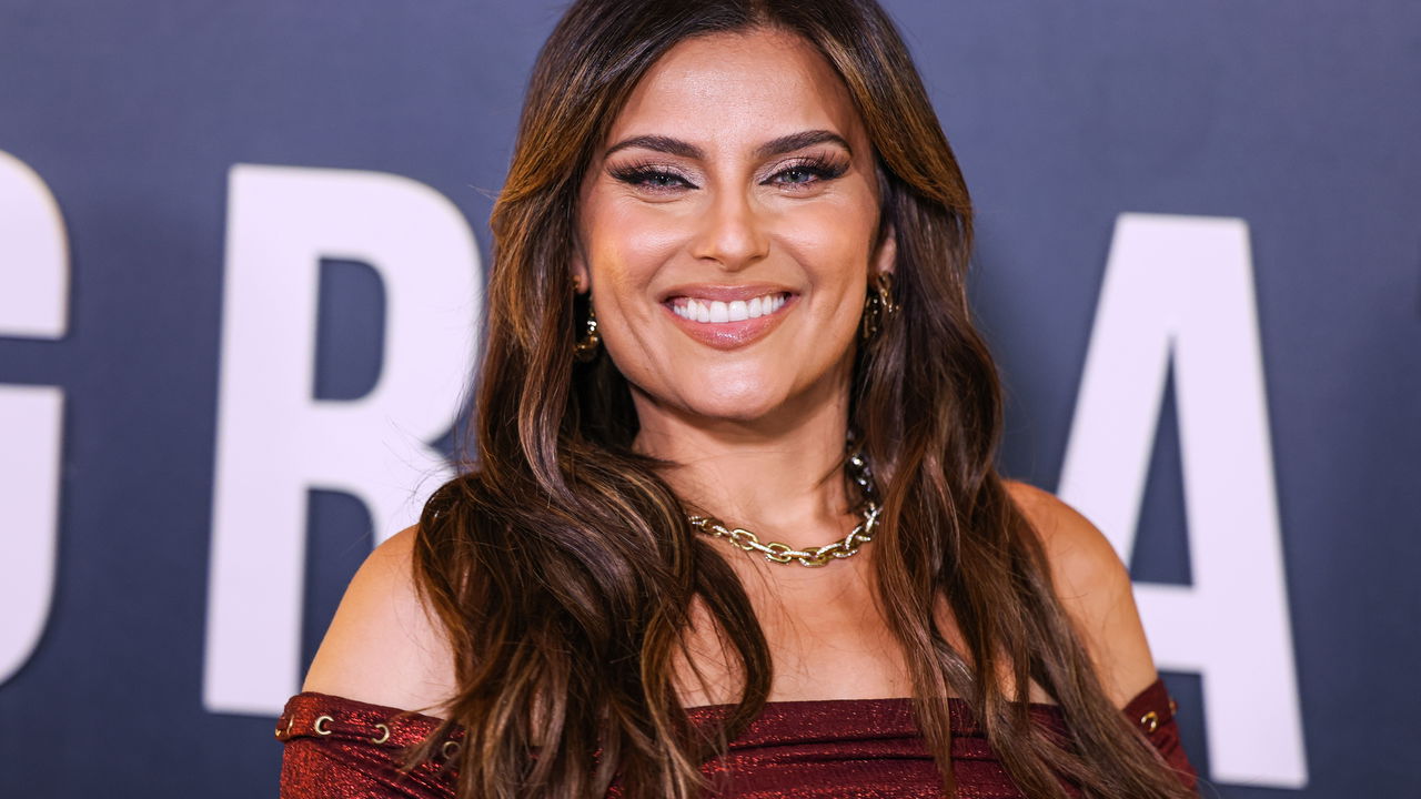 5 curiosidades sobre a cantora Nelly Furtado - Comentei!